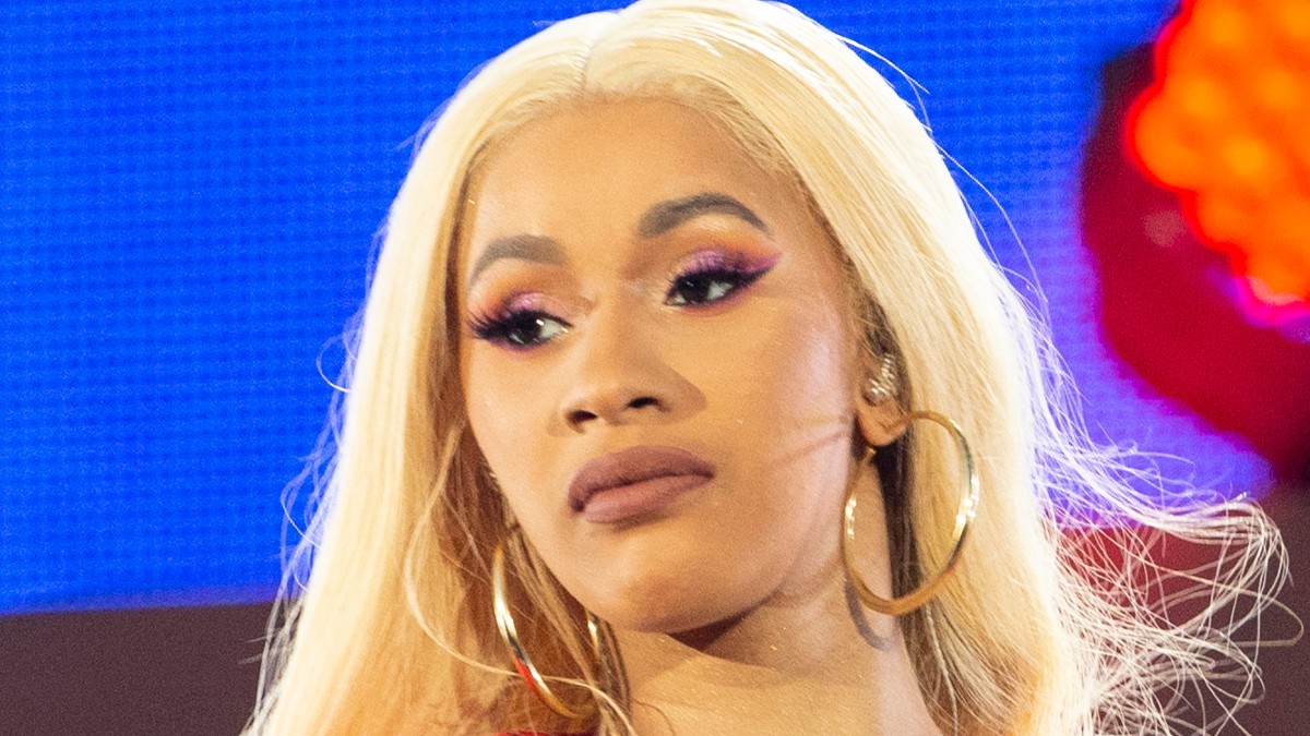 'Unrecognizable' Cardi B ‘Unveils New Face’ After Giving Birth?