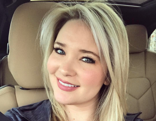 Sarah J. Maas' Net Worth: How Her Teenage Dreams Led To An Impressive ...