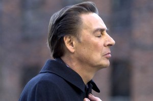 The Tragic Secret Jerry Orbach Kept For A Decade On 'Law & Order'