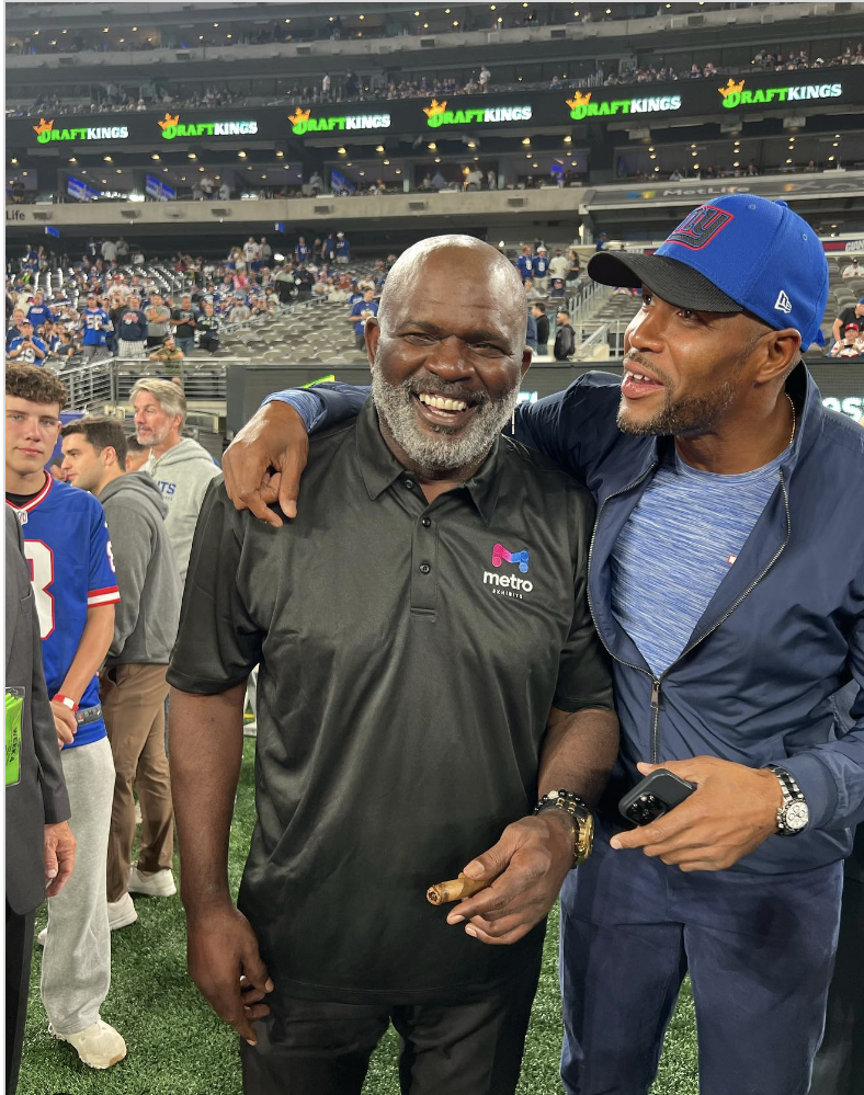 Michael Strahan Spotted With His Daughter And Rarely Seen Girlfriend At ...