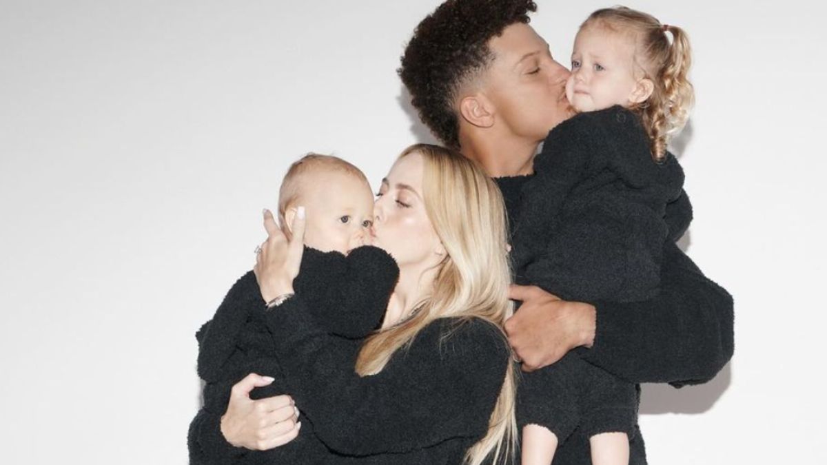 Patrick And Brittany Mahomes Model For Kim Kardashian's SKIMS Campaign ...
