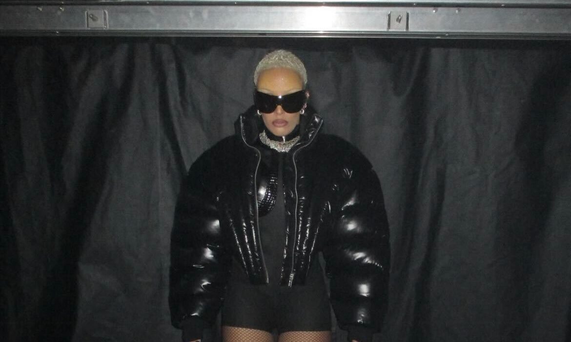 Doja Cat Posts Some Cheeky Pics On Instagram