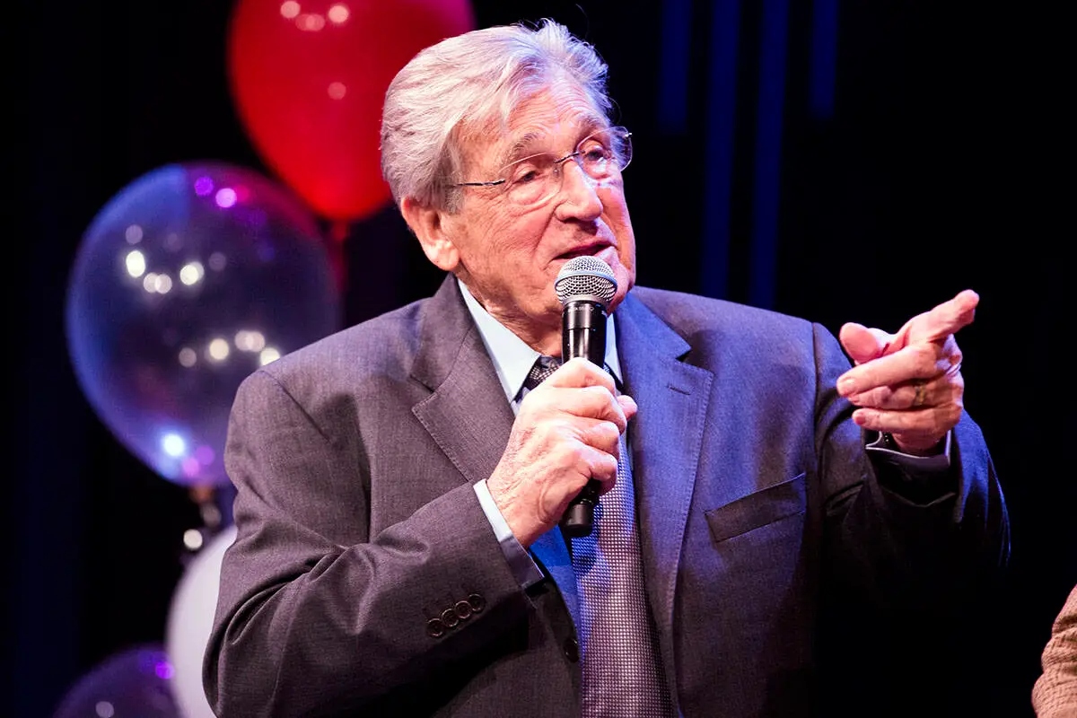 Shecky Greene, Legendary Las Vegas Comedian, Dead at 97