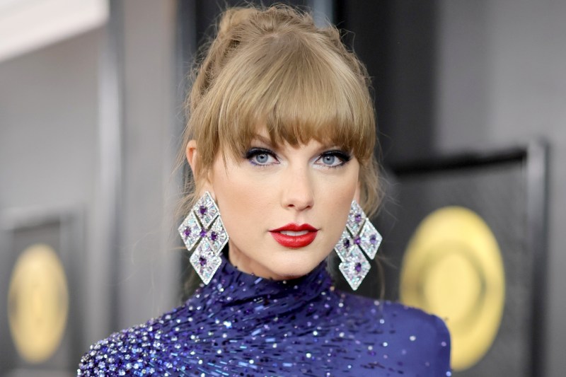 Taylor Swift Turns 34: Fans Celebrate the Pop Sensation's Birthday