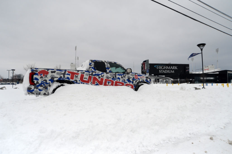 Buffalo Bills Hiring Fans to Shovel Snow for Big Playoff Game