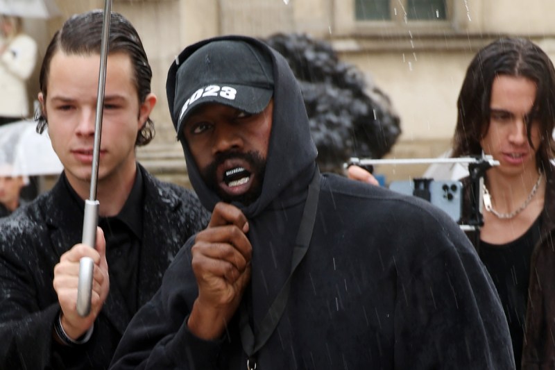 Kanye West Debuts $850K Titanium Dentures
