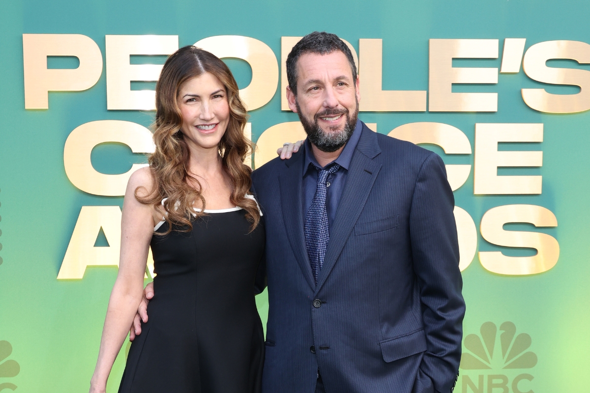Adam Sandler Leaves People’s Choice Awards Viewers Dying With Speech