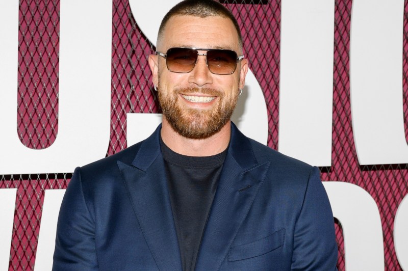 Travis, Jason Kelce Thank Taylor Swift Fans for 'New Heights' Award