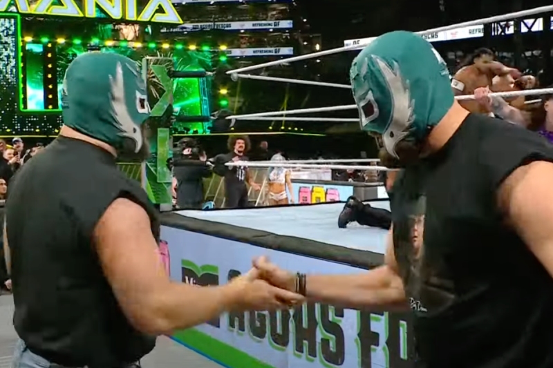 Jason Kelce Gets Involved in Rey Mysterio Match at WrestleMania