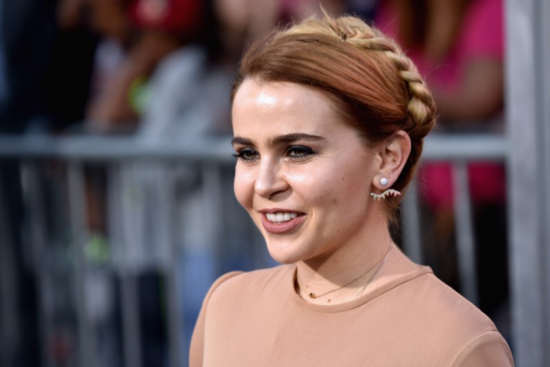 Mae Whitman Reunites with 'Parenthood' Co-Stars for Adorable Baby ...