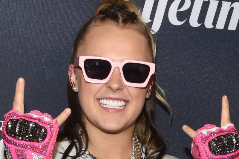 JoJo Siwa Goes to Disney World, Gets 'Drunk as F—k' in Chaotic Birthday ...