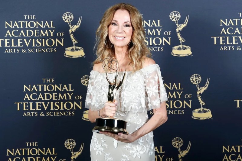 Kathie Lee Gifford Hospitalized With Fractured Pelvis After Bad Fall