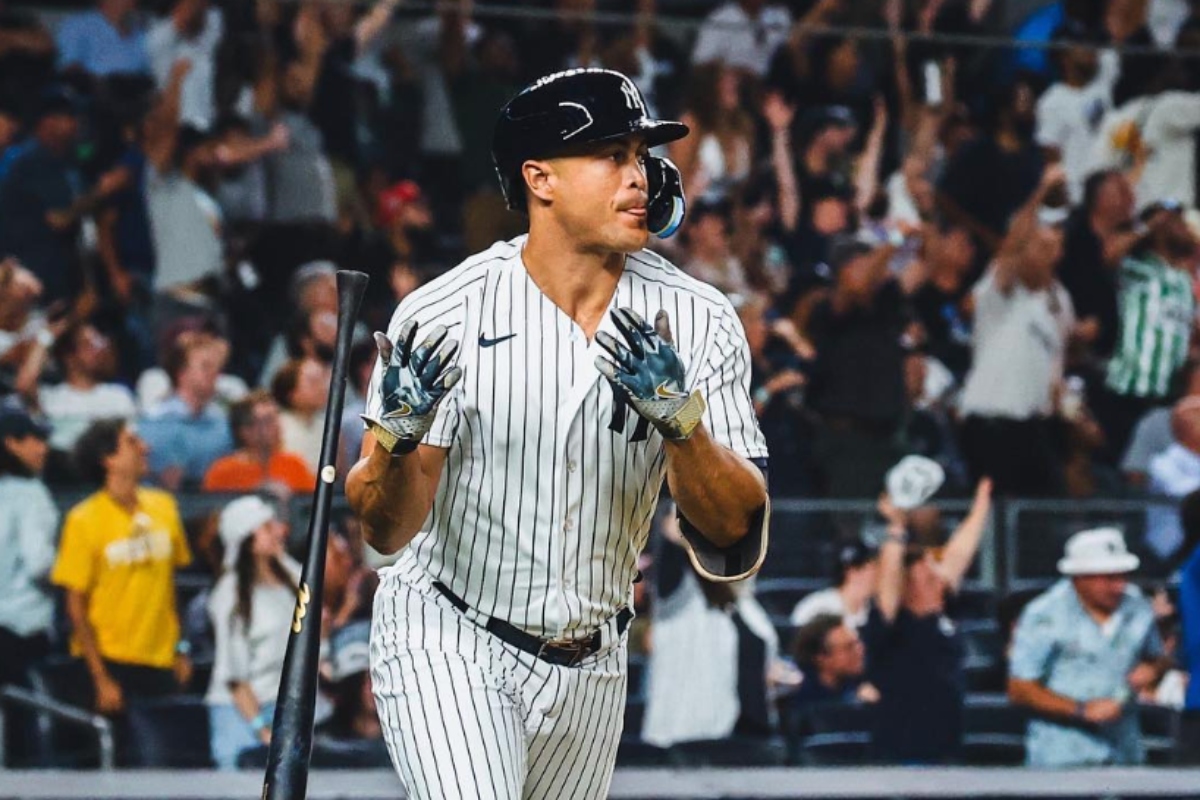 Umpire Suffers Nasty Hit From Giancarlo Stanton’s Broken Bat