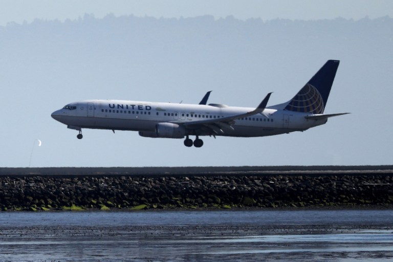 Boeing 737's Wheel Falls Off on Taxiway After Landing: Photos