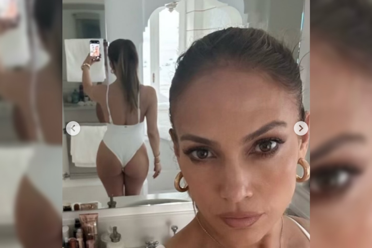 Jennifer Lopez Posts Cheeky Selfie Amid Ben Affleck Divorce Drama