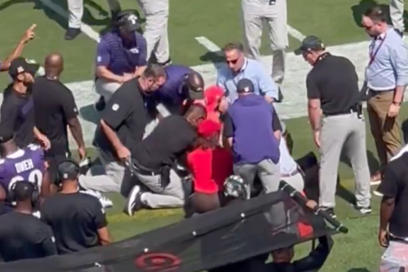 Member of Chain Gang Collapses on Sideline During NFL Game