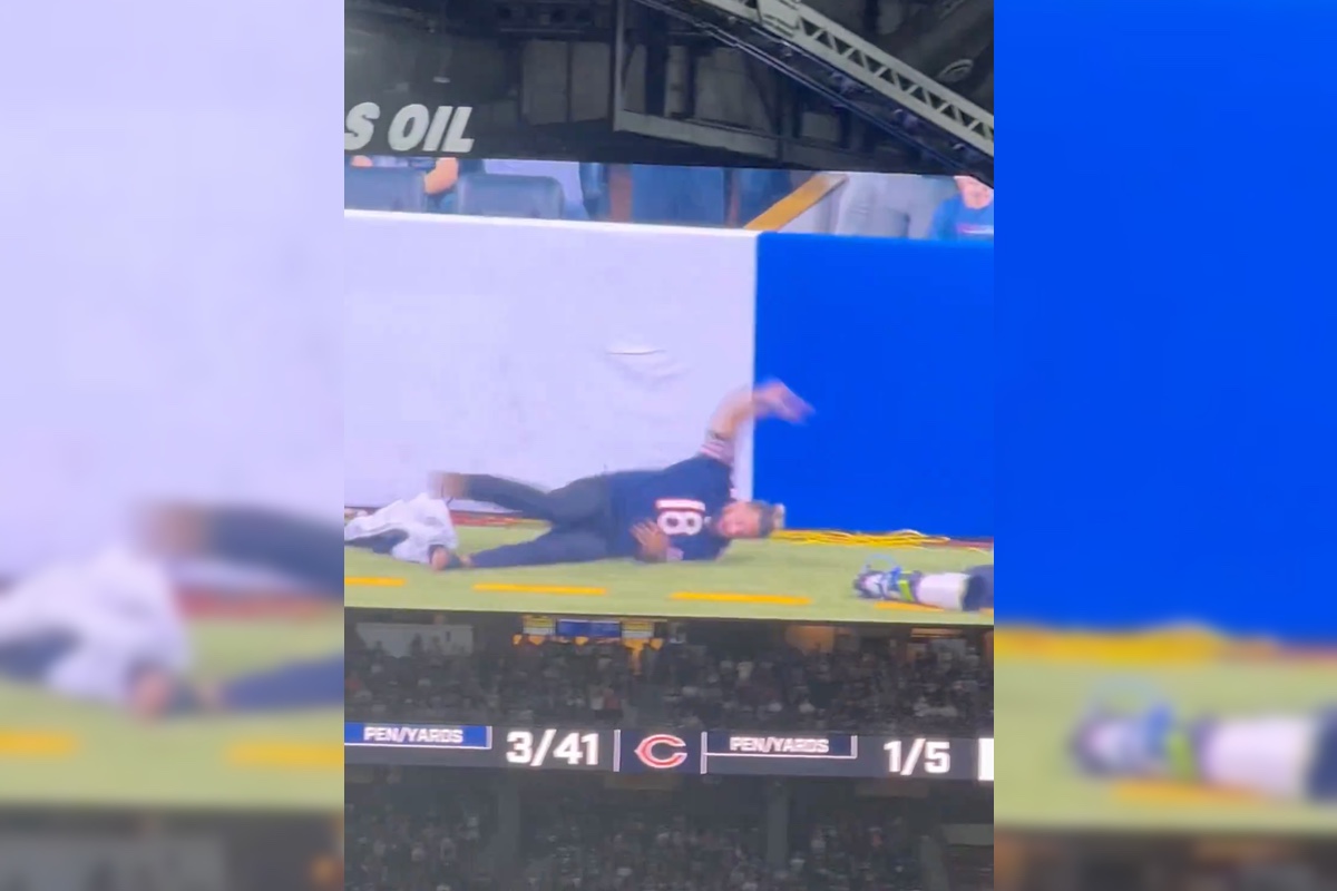 Seth Rollins Thrown Onto Field During Colts-Bears Game in Video