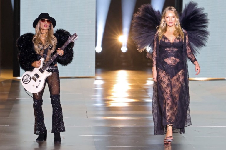 Kate Moss Rocks Black Lace in Victoria's Secret Fashion Show