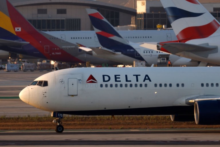 Delta Flight Fills With 'Haze,' Unsettling Footage Shows
