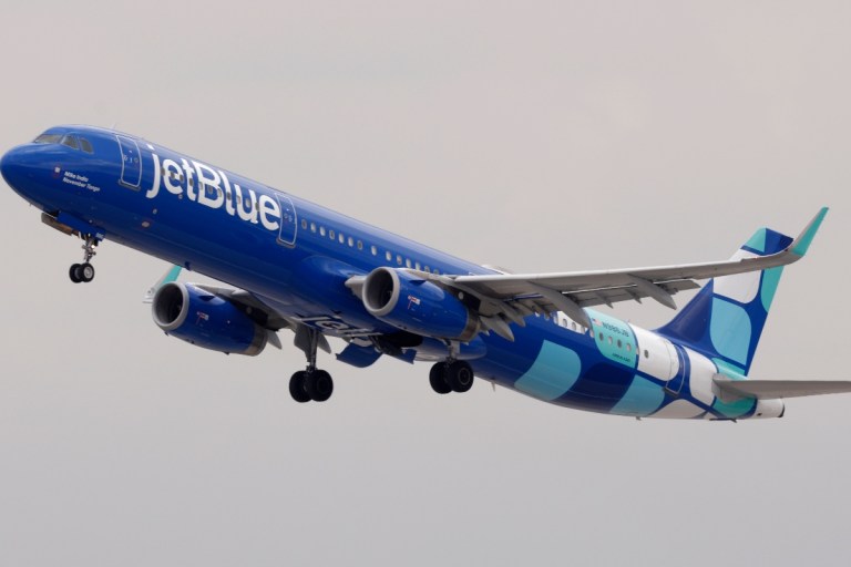 Jetblue Flight Hit by Bullets on Same Day Spirit Plane Was Struck