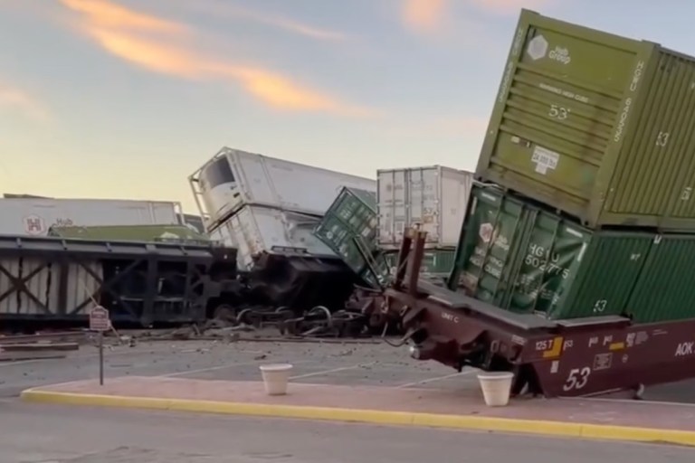 2 Dead, 3 Injured After Train Derails, Crashes Into Building in Texas