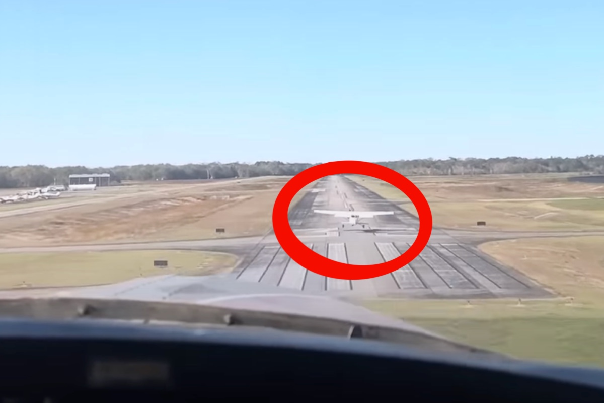 2 Planes Completely Totaled After Colliding on Runway in Video