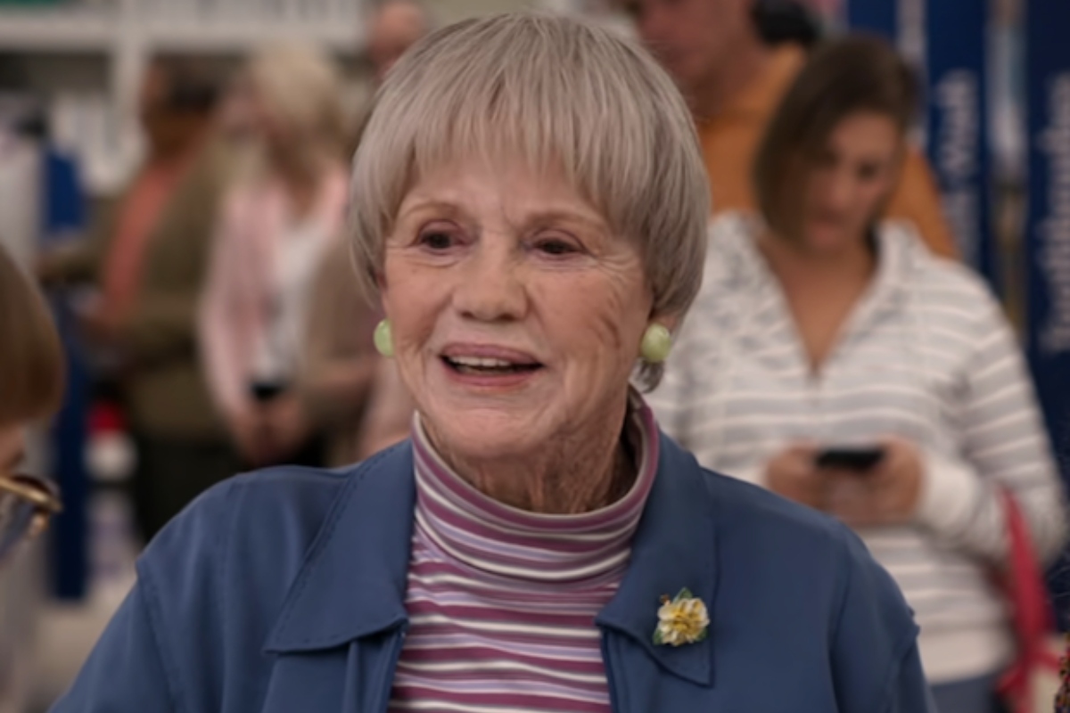 'Halloween' and 'Brady Bunch' Star Gwen Van Dam Dead at 96