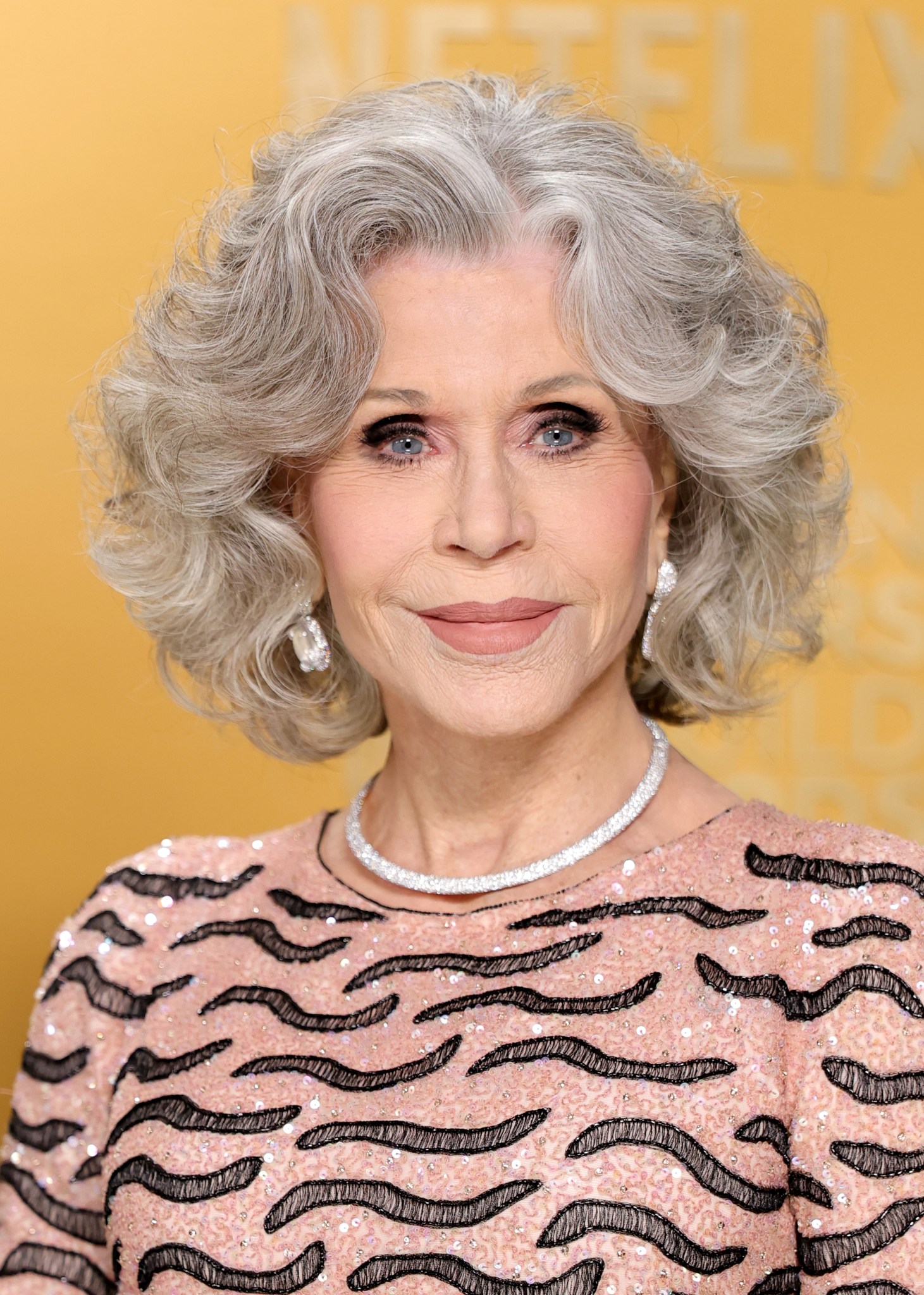 Jane Fonda Stuns in Age-Defying Look at SAG Awards