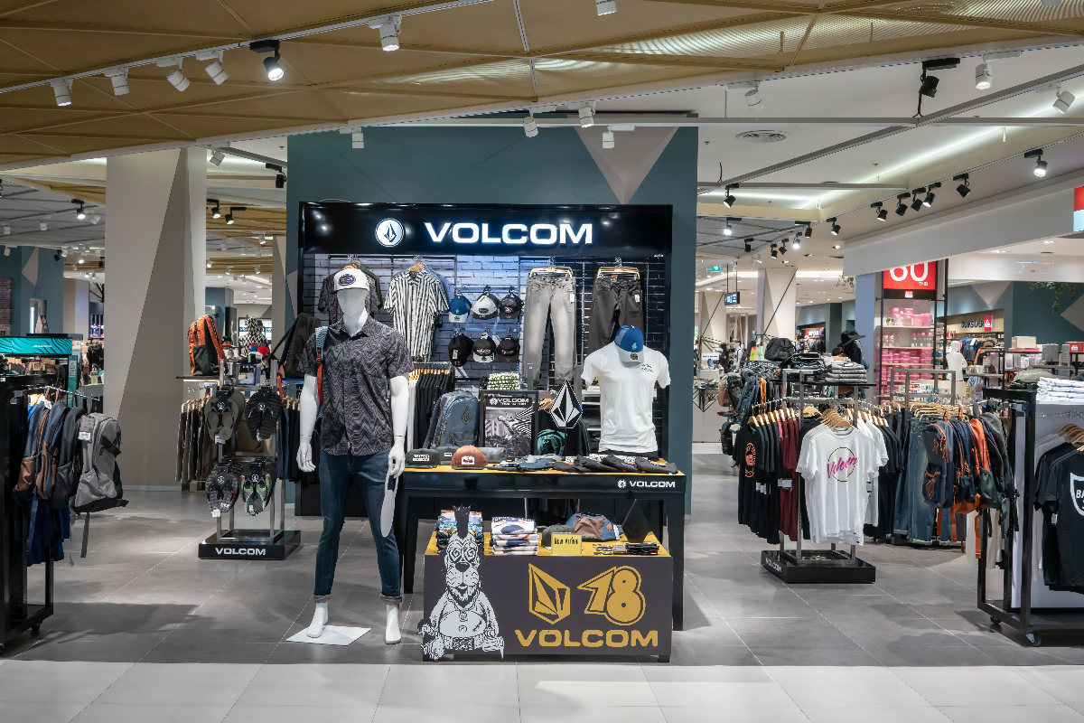 Three Clothing Stores Closing All Locations: Bad News for Shoppers of ...