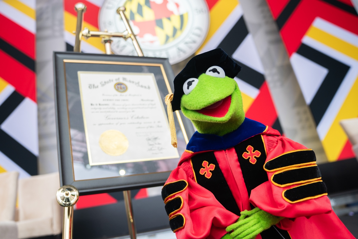 Kermit the Frog Advises Graduates to 'Leap Together' During University ...