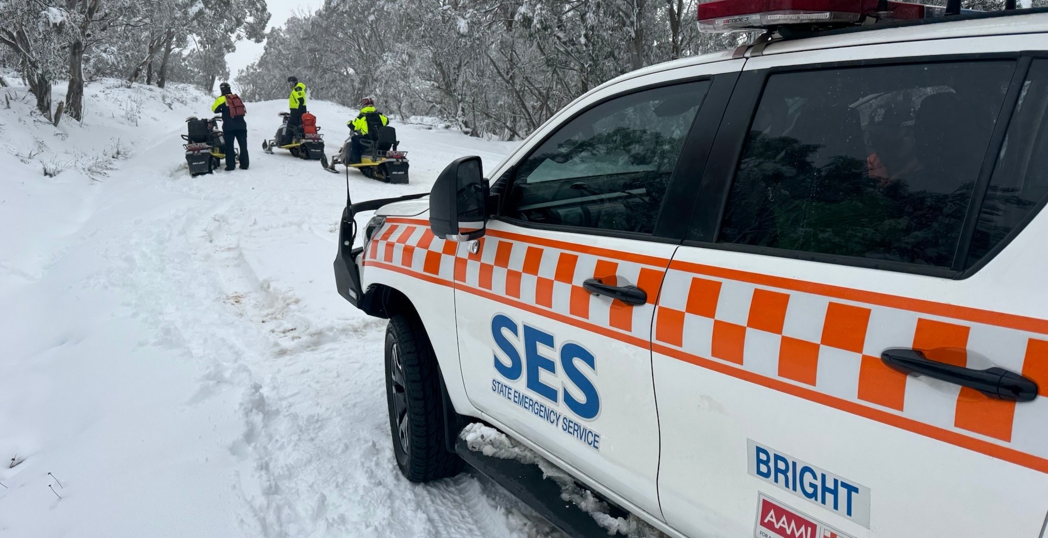 19 People Stranded In Their Cars Amid Heavy Snowfall