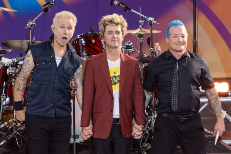Green Day Frontman Confronts Concertgoer for Disrupting Show