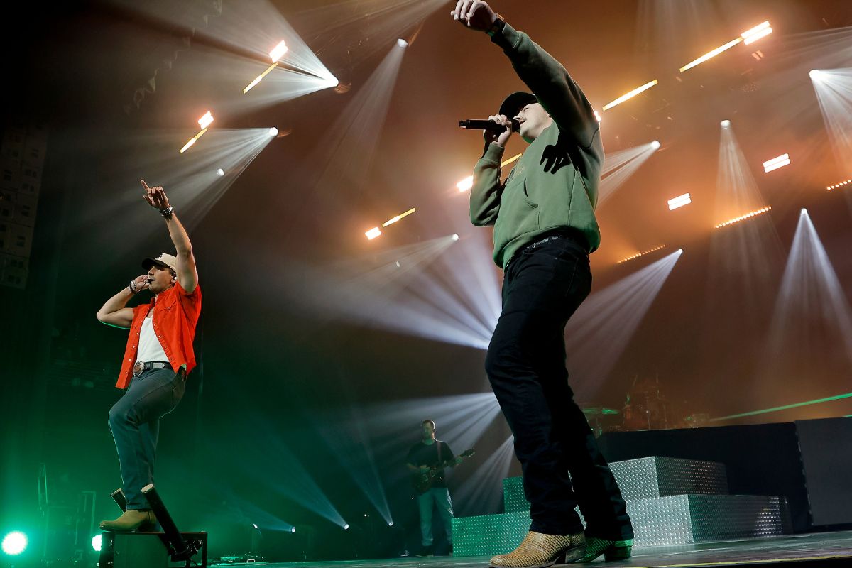 Country Singer Kicked out of Festival Right After His Own Performance ...