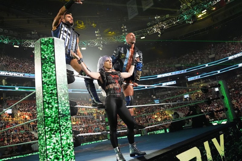WWE Superstar Reveals Serious Bruise After Falling From Ladder