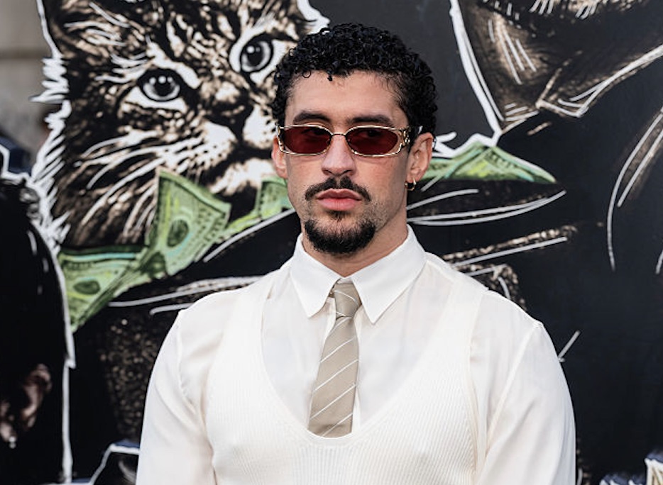 Bad Bunny Seemingly Injures Himself While Dancing During Puerto Rico ...