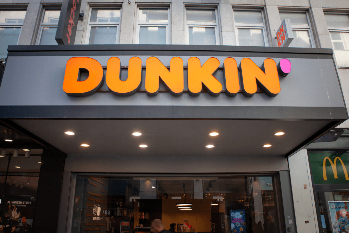 'Secret Lives of Mormon Wives' Star Appears in Dunkin' Donuts ...