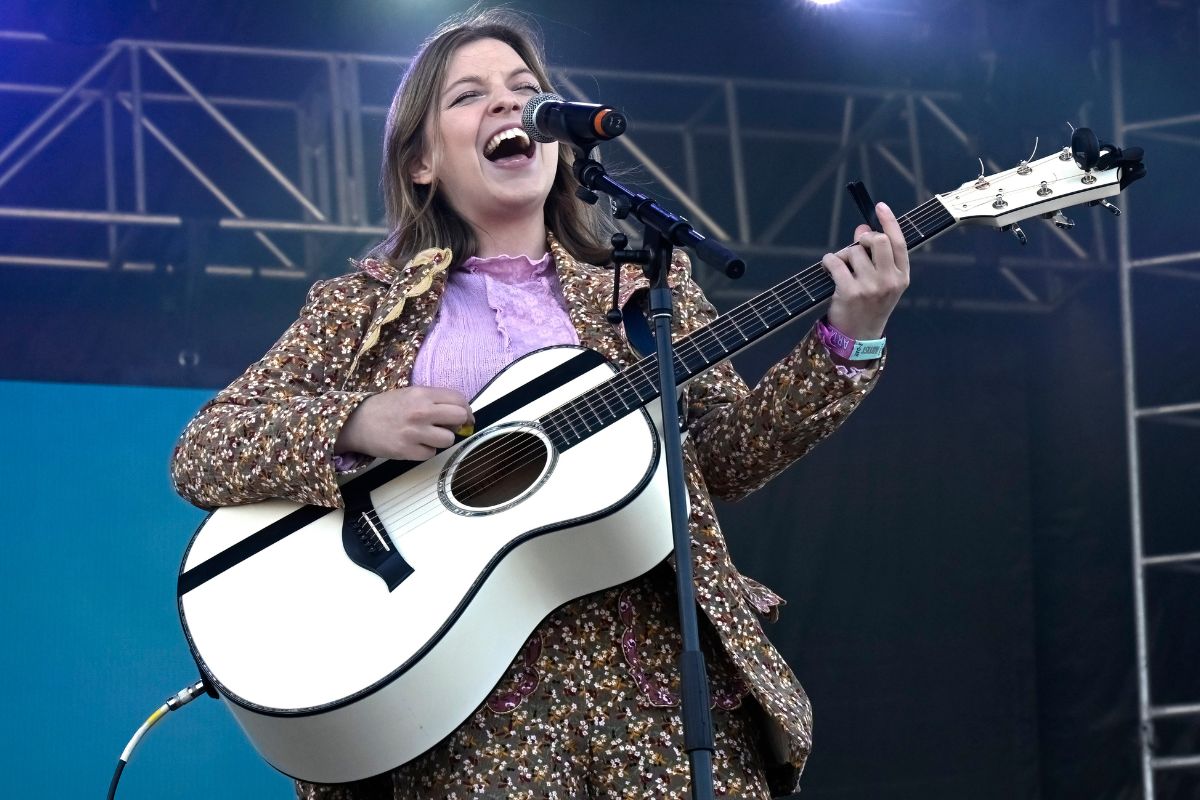 Singer-Songwriter Reveals 'Horrific' Relationship and Breakup Inspired ...