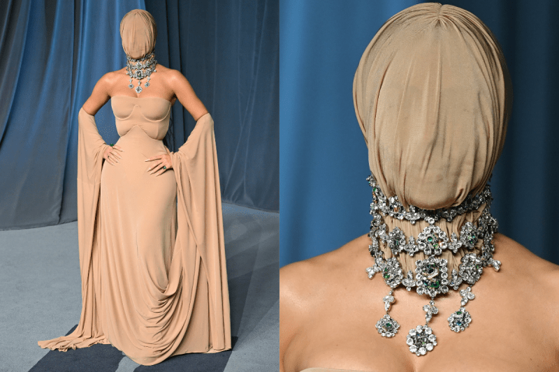 Kim Kardashian Turns Heads By Covering Her Face With Flesh-Toned Mask ...