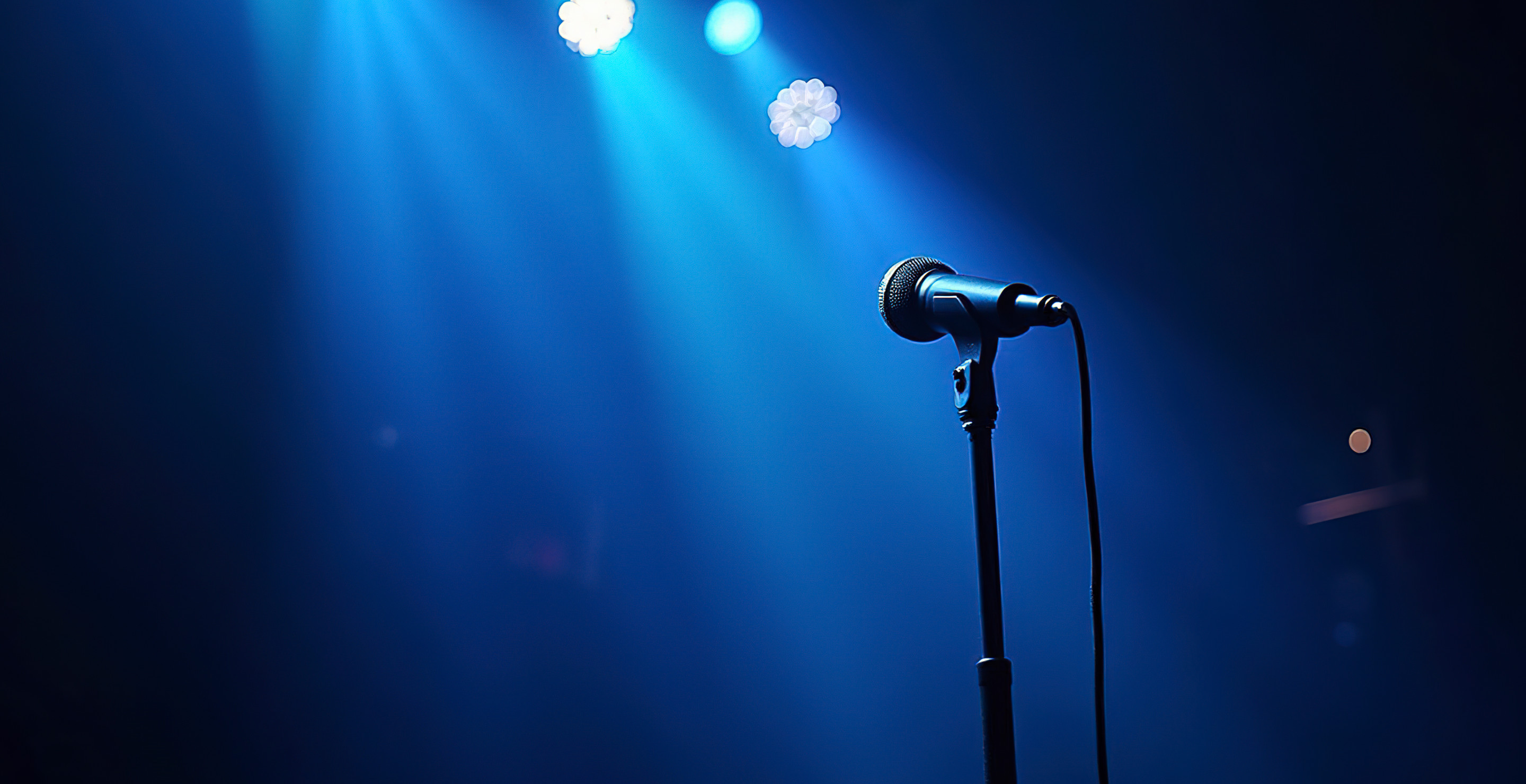 Singer Collapses Mid-Performance On Stage, Sparking Health Concerns