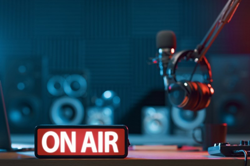 Radio Show Caller Reveals He Found Dead Body, Didn't Call Cops — Listen ...