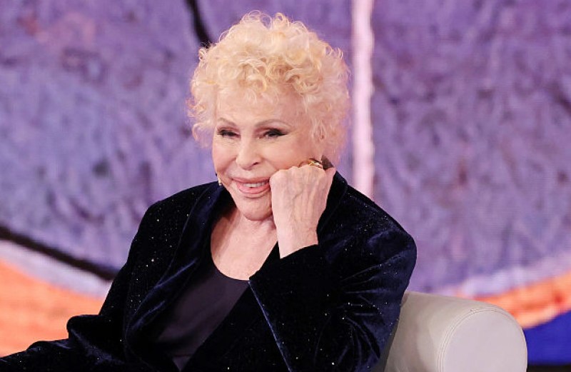 Pop Singer Who Sold 55-Million Records Dies of Heart Attack: Ornella ...