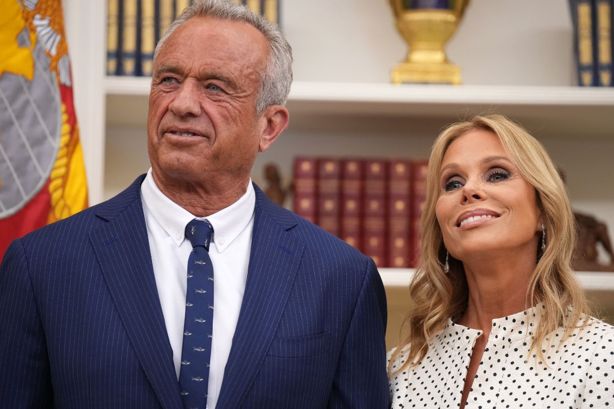 RFK Jr.'s Wife Is 'Disappointed' Certain Kennedy Family Members Turned ...